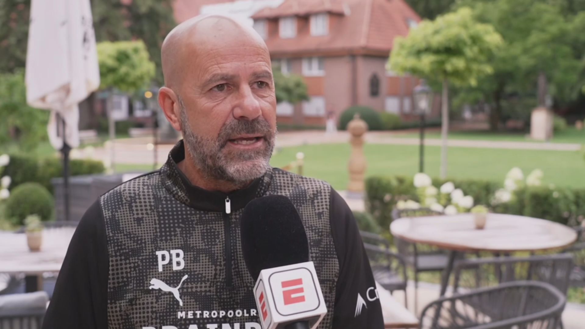 Peter Bosz kritisch op Luuk de Jong: 'Dat vind ik persoonlijk wel jammer' | Voetbalzone